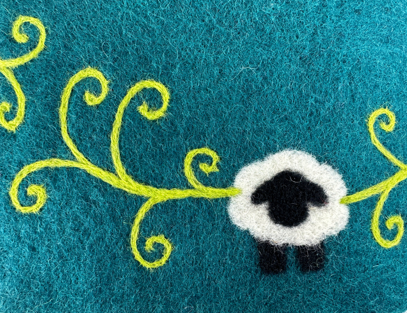 Sheep with Swirls Notions Pouch – Thatched Roof Cottage